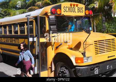 Children getting off school bus Stock Photo: 17106355 - Alamy