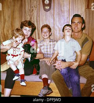 Feb. 27, 2006 - K16700. DENNIS WEAVER.DENNISWEAVERRETRO.GERRY STOWELL ...