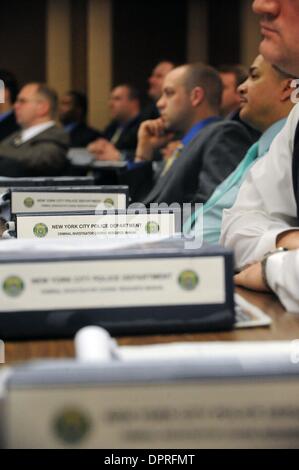Mar 04, 2009 - Manhattan, New York, USA - Detectives listen to a ...
