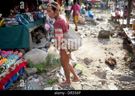 Hanunoo Mangyans at a Mangyan market near Mansalay, Oriental Mindoro ...
