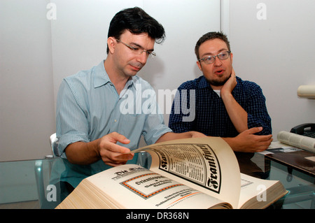 Tobias Frere-Jones, left, and Jonathan Hoefler, right, celebrity type ...