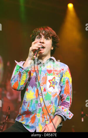 Dec 11, 2008 - Oakland, California, USA - Dizzy Balloon performs live ...