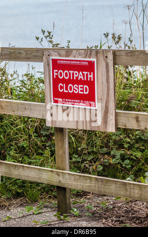 Footpath closed sign Stock Photo: 68332247 - Alamy