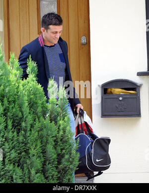 Alex Reid leaving his house following the birth of his daughter on ...