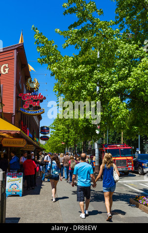 Waterfront restaurants at Pier 57, Seattle waterfront. Seattle ...