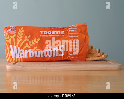 Warburtons Toastie thick sliced white bread loaf Stock Photo - Alamy