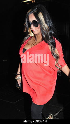 Pregnant reality star Nicole 'Snooki' Polizzi makes an appearance on ...