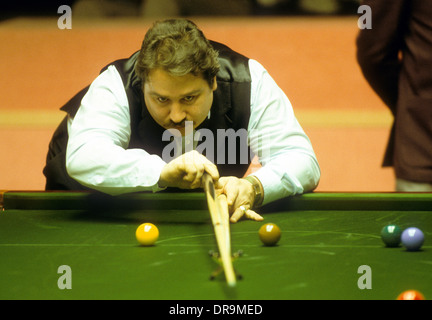 Canadian Bill Werberbeiuk at The Embassy World Snooker Tournament ...