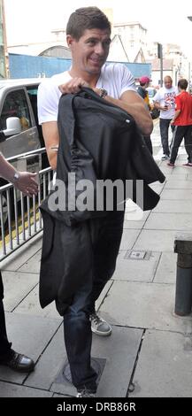 Steven Gerrard leaves Dublin's 98FM radio studios Dublin, Ireland - 07. ...