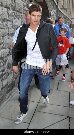 Steven Gerrard leaves Dublin's 98FM radio studios Dublin, Ireland - 07. ...