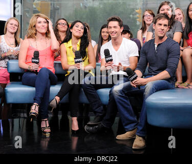 Cassie Steele and Jonathan Patrick Moore appear on 'The Marilyn Denis ...