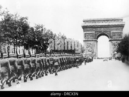 Second World War: German troops marching into Paris, 14.06.1940 Stock ...