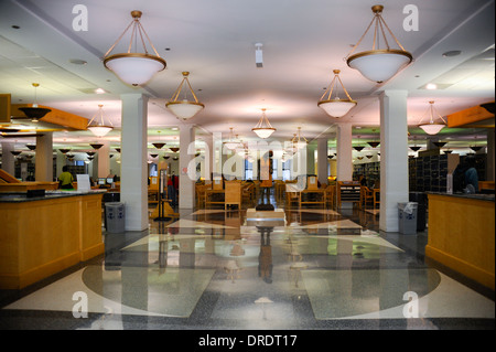 Chicago Public Library's Harold Washington Library Center in downtown ...