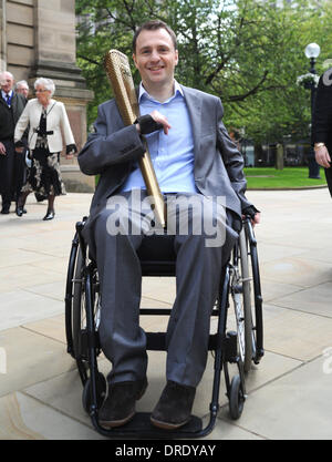Olympic Torchbearer Ben Smoldon Members and coaches of the Olympic USA ...