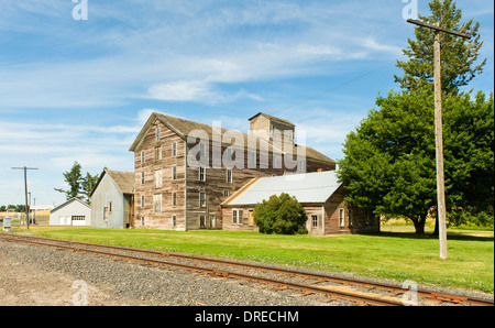Barron Flour Mill (1890), Oakesdale, Washington, USA. The only intact ...