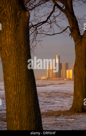 Detroit, Michigan - Downtown Detroit and the icy Detroit River, from ...