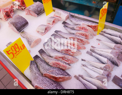 Chinatown fish market, NYC Stock Photo - Alamy