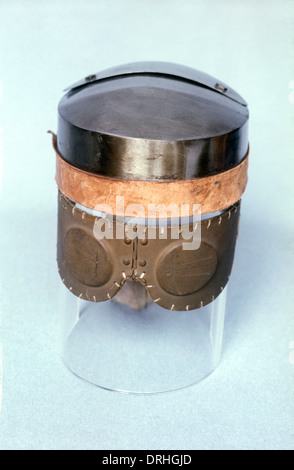 Flat-topped helmet with eye guards, WW1 Stock Photo - Alamy