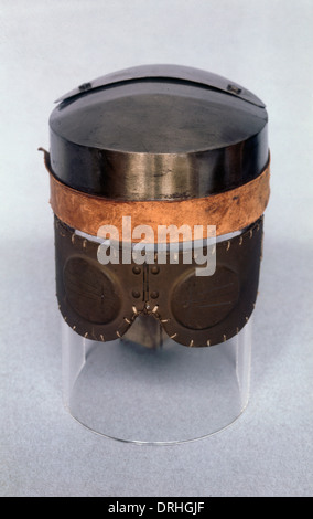 Flat-topped helmet with eye guards, WW1 Stock Photo - Alamy