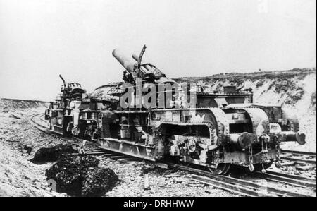World War 1: British railway mounted artillery gun (siege gun). War ...