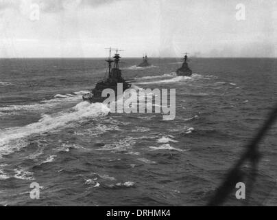 HMS Royal Sovereign, Resolution and Revenge, WW1 Stock Photo - Alamy