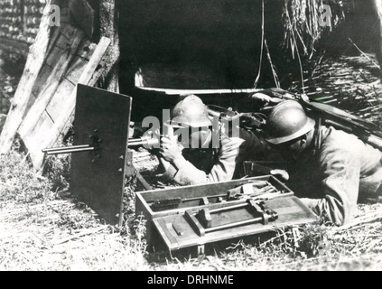 World War 1: Italian artillery gunners at Easter 1916. Munition Stock ...