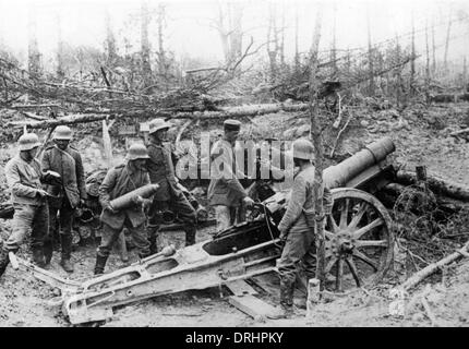 German gunners with heavy artillery, WW1 Stock Photo - Alamy