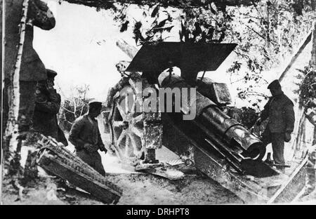 German gunner with heavy artillery, France, WW1 Stock Photo - Alamy