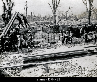 British troops clearing road through Contalmaison, WW1 Stock Photo - Alamy