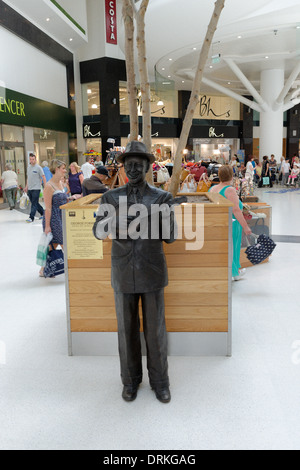 Statue of George Formby in the Grand Arcade shopping centre site of ...