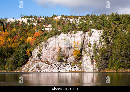 White Quartzite Mountains at peak autumn colour in the South La Cloche ...