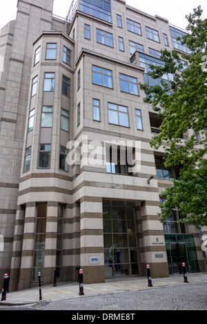 KPMG office in Salisbury Square in the the City of London, UK Stock ...