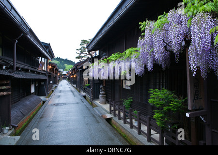 Traditional shopping street in Sannomachi Takayama Gifu Prefecture ...