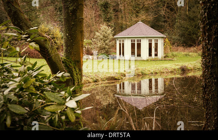 the house at the lake Stock Photo - Alamy