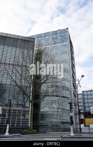 Facade of the Arab World Institute, Institut du Monde Arabe, in Paris ...