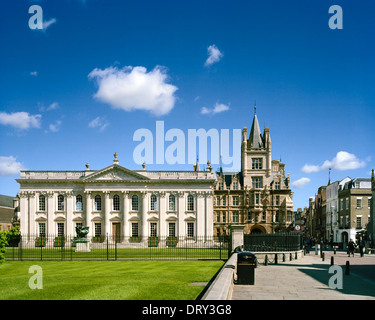 Senate House with Gonville and Caius College in the background ...