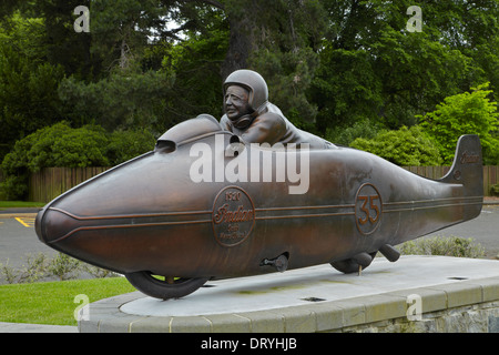 Burt Munro statue by sculptor Roddy McMillan, Queens Park, Invercargill ...