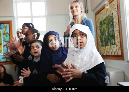 Muslim kids at Islamic school Stock Photo - Alamy