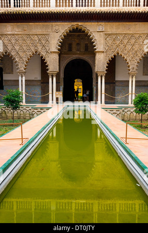 Beautiful architecture of the famous Alcazar of Seville Royal Palace ...