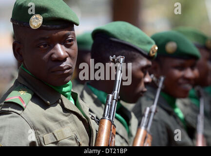 Koulikoro, Mali. 06th Feb, 2014. Malian soldiers during a practice in ...