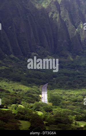 Scenic drive: H3 highway on Oahu island, Hawaii Stock Photo - Alamy