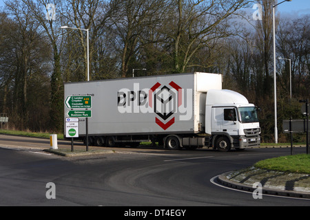 DPD truck, lorry with trailer, parcel service, logistics company.Kurier ...