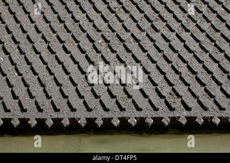Wooden roof texture. Tarry Stock Photo - Alamy