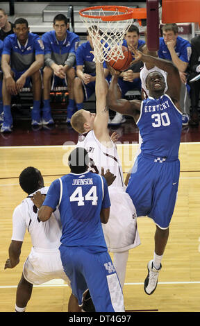 Mississippi State forward Colin Borchert (3) dribbles past South ...