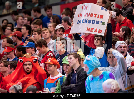 SMU fans cheer in an NCAA mens basketball game between the Memphis ...