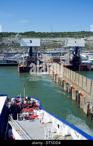 The DFDS Car Ferry 'Dover Seaways' crossing the english channel from ...