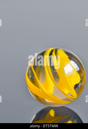yellow marble background Stock Photo - Alamy