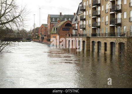 River Kennet flooding in Reading Oracle Shopping Centre Stock Photo - Alamy
