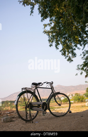 Traditional Indian bicycle. Andhra Pradesh, India Stock Photo - Alamy