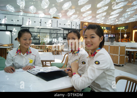 Working in restaurants China girl Stock Photo - Alamy